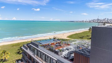 Na praia