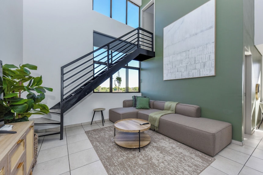 Conveniently Located 2 Bed With Fabulous Amenities - Johannesburg