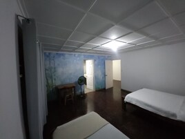 Quarto Quádruplo Básico | Quartos insonorizados, Wi-fi grátis, roupa de cama fornecida 