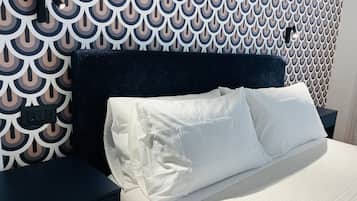 Quarto Exclusivo, vista para a piscina | Roupa de alta qualidade, edredões de penas