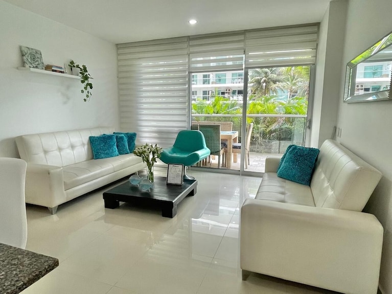 Beachfront Bliss-2br Haven Steps From Sandy Shores - Cartagena