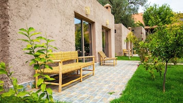 Quarto Duplo Familiar, varanda, vista para o jardim | Terraço/pátio interior