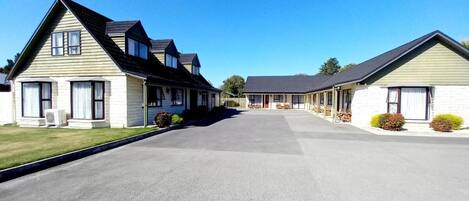 Fachada da propriedade