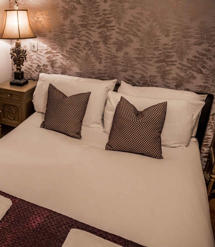 Contractor Bookers At Infinity Apartments - Liverpool