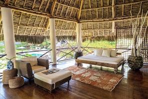 Suite Superior, vista para a piscina | Terraço/pátio interior