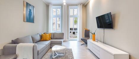 Apartamento (2A) | Sala de estar | TV de ecrã plano