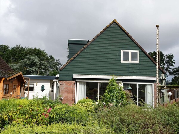 Comfortable Holiday Home In Noordwijkerhout Near The Sea - Lisse