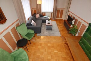 Apartamento conforto, 3 quartos | Sala de estar