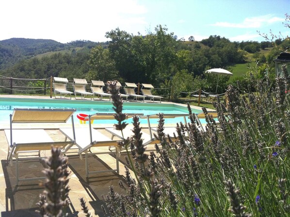 Casa conforto, 4 quartos | Piscina | Piscina interna, piscina externa