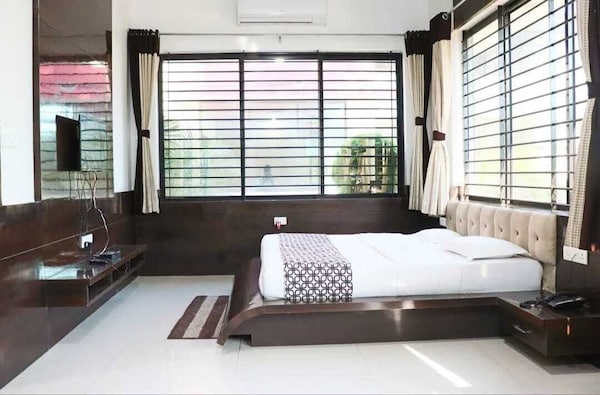 Hotel Shivani Resort - Mândû