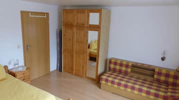 Apartamento Clássico, 2 quartos | 4 quartos, com mobília individualizada