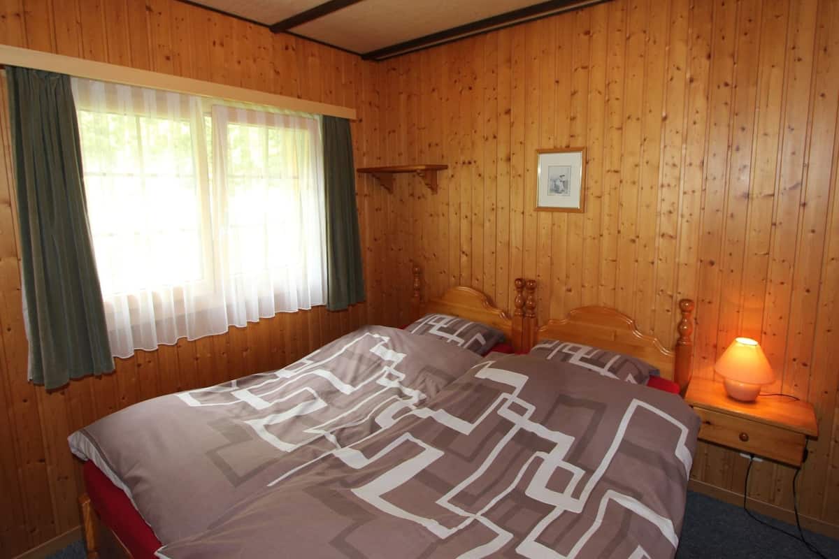 Chalé conforto, 2 quartos | 3 quartos, individualmente mobiliados, roupa de cama