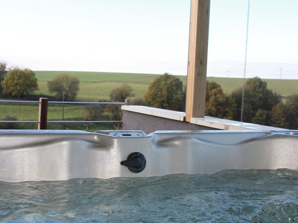 Modern Cottage In Vaux-sur-sure With Sauna - Belgium