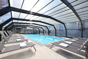Casa Comfort, vários quartos | Piscina | Piscina interior, piscina exterior 