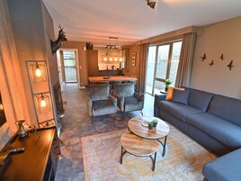 Apartamento Comfort, 3 quartos | Sala | Leitor de DVD 