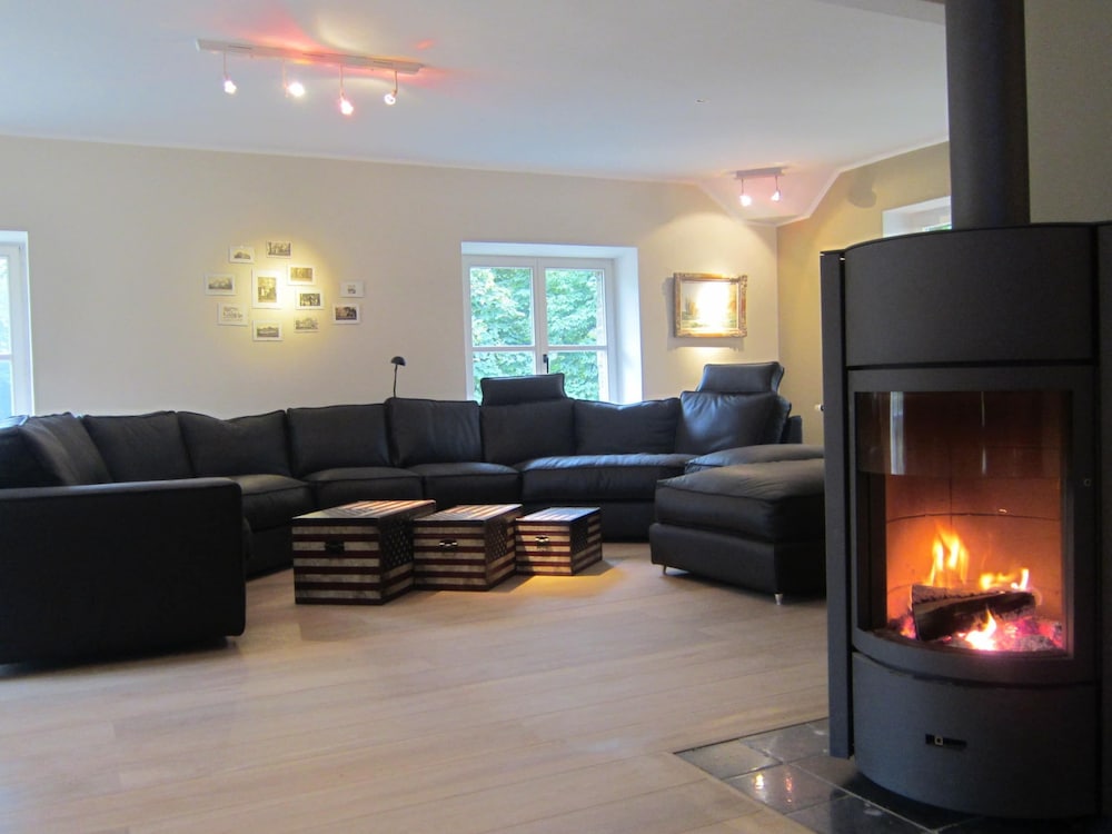 Delightful Castle In Bastogne With Bubble Bath - Bastogne