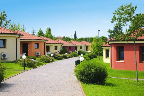Bungalow In The Bella Italia Holiday Park - Lake Garda