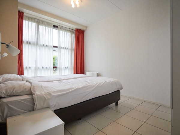 Cozy Holiday Home With A Dishwasher, In Zeeland - Zélande