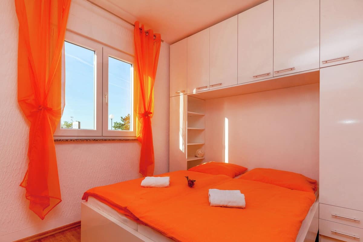 Apartamento clássico, 2 quartos | 28 quartos, roupa de cama