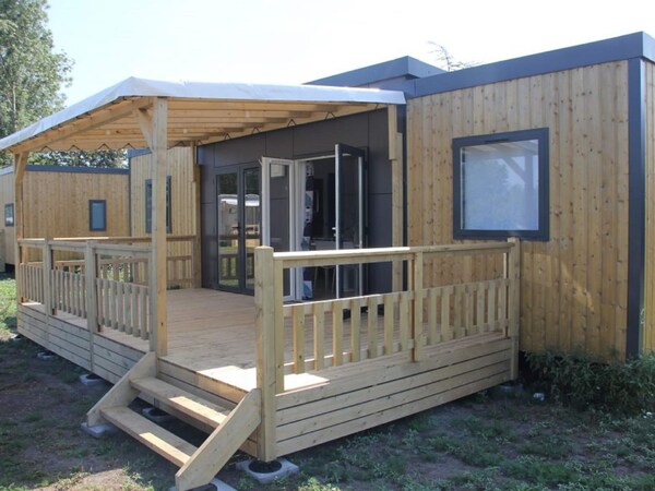 Modern 6-person Chalet In The Frisian Countryside, 3 Bedrooms And Wifi - Friesland