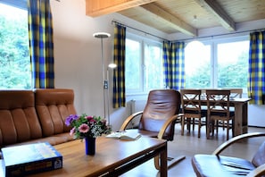 Apartamento clássico, 4 quartos | Sala de estar