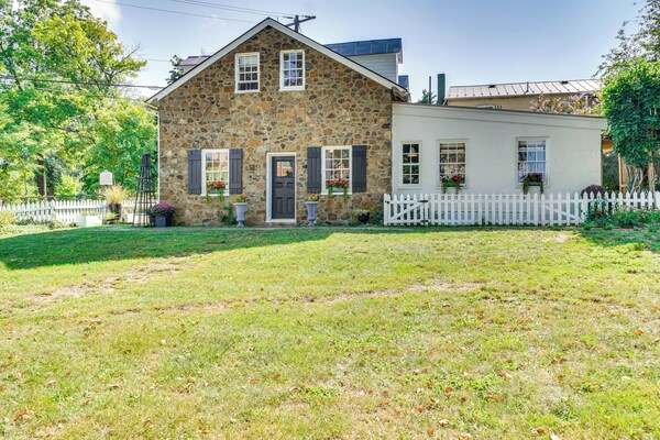 Cottage W/ Furnished Patio & Garden: Dtwn Leesburg - Leesburg, VA