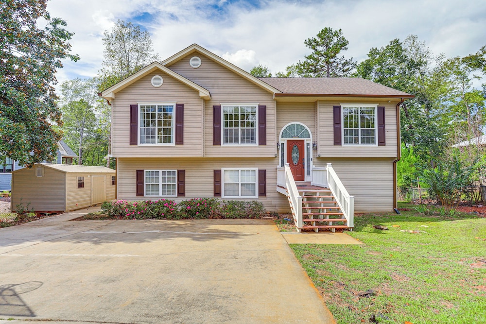 Lakefront Home W/ Private Boat Dock In Murrayville - Lake Lanier, GA