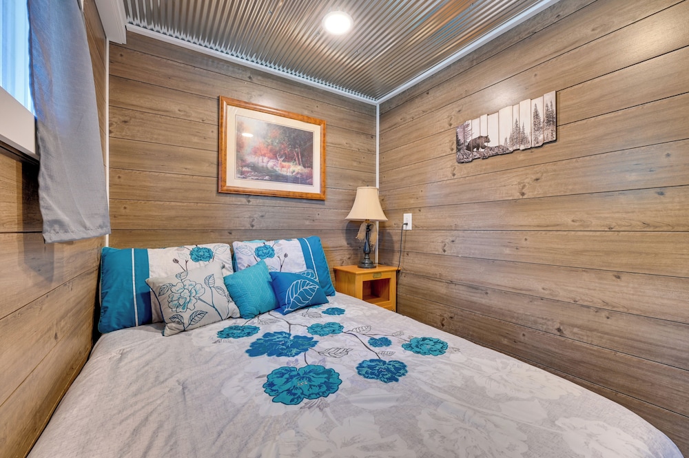 Cabin W/ Trail & Pond Access In Steamboat Rock! - Pine Lake State Park, Eldora