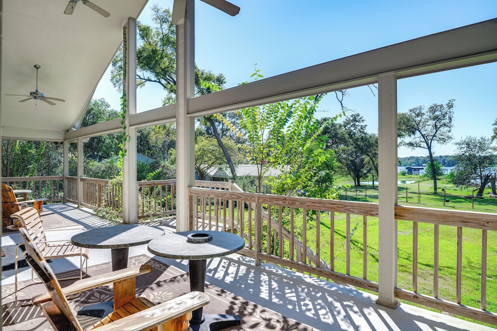 Franklin Home W/ Water Views: Outdoor Dining Area! - Franklin, TX