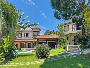 Fachada da propriedade