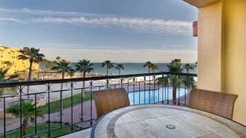 Condo, várias camas, sacada, vista para o oceano (Princesa De Peñasco A 308) | Opções para refeição ao ar livre