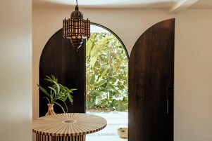 Queen Suite with Garden View | Sala de estar