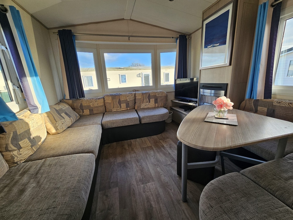 2 Bed Caravan Leanne Centeal Heated - Rhyl