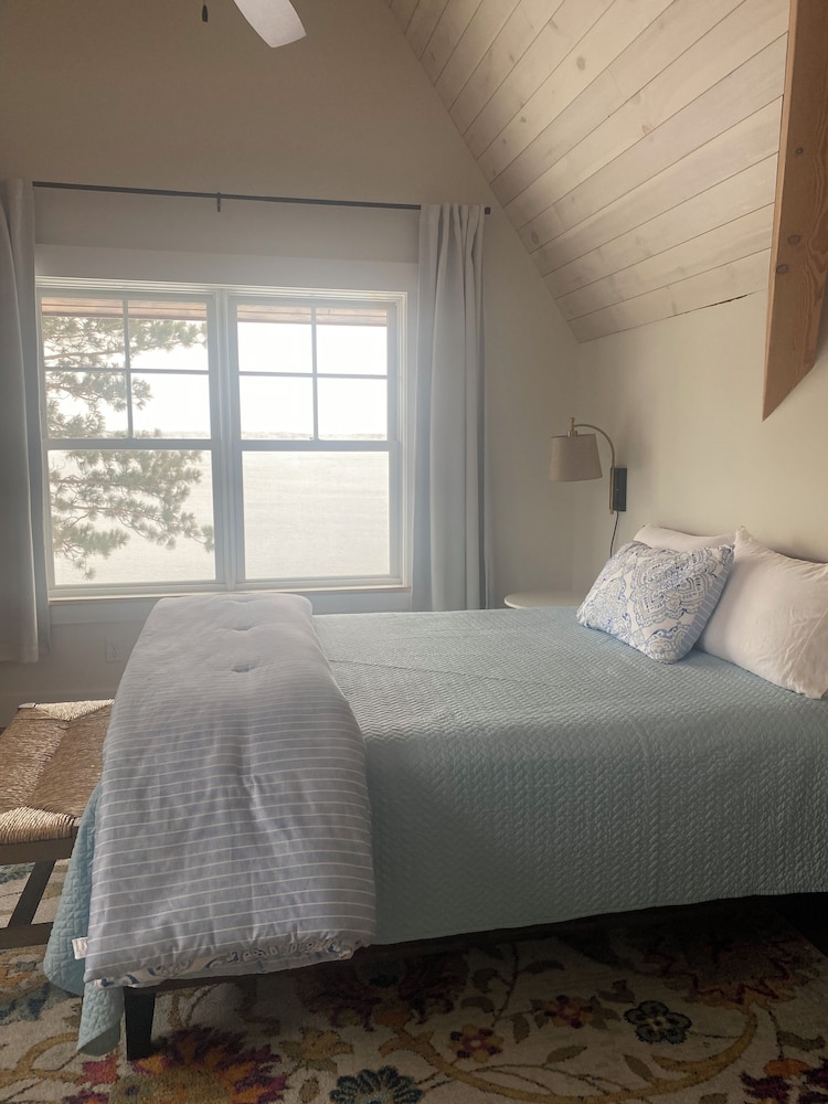 Wonderview - a beautiful lakeside cabin on the Whitefish lake chain ...