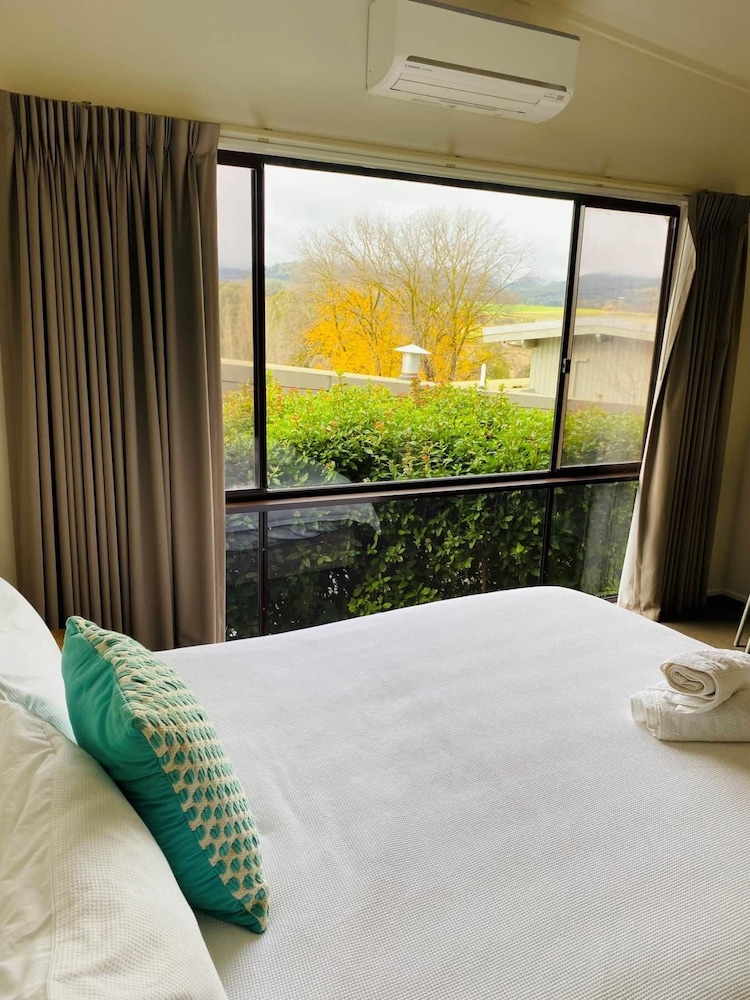 Delatite Apartments - Cedar 3 - Motel Room - Merrijig | Vrbo