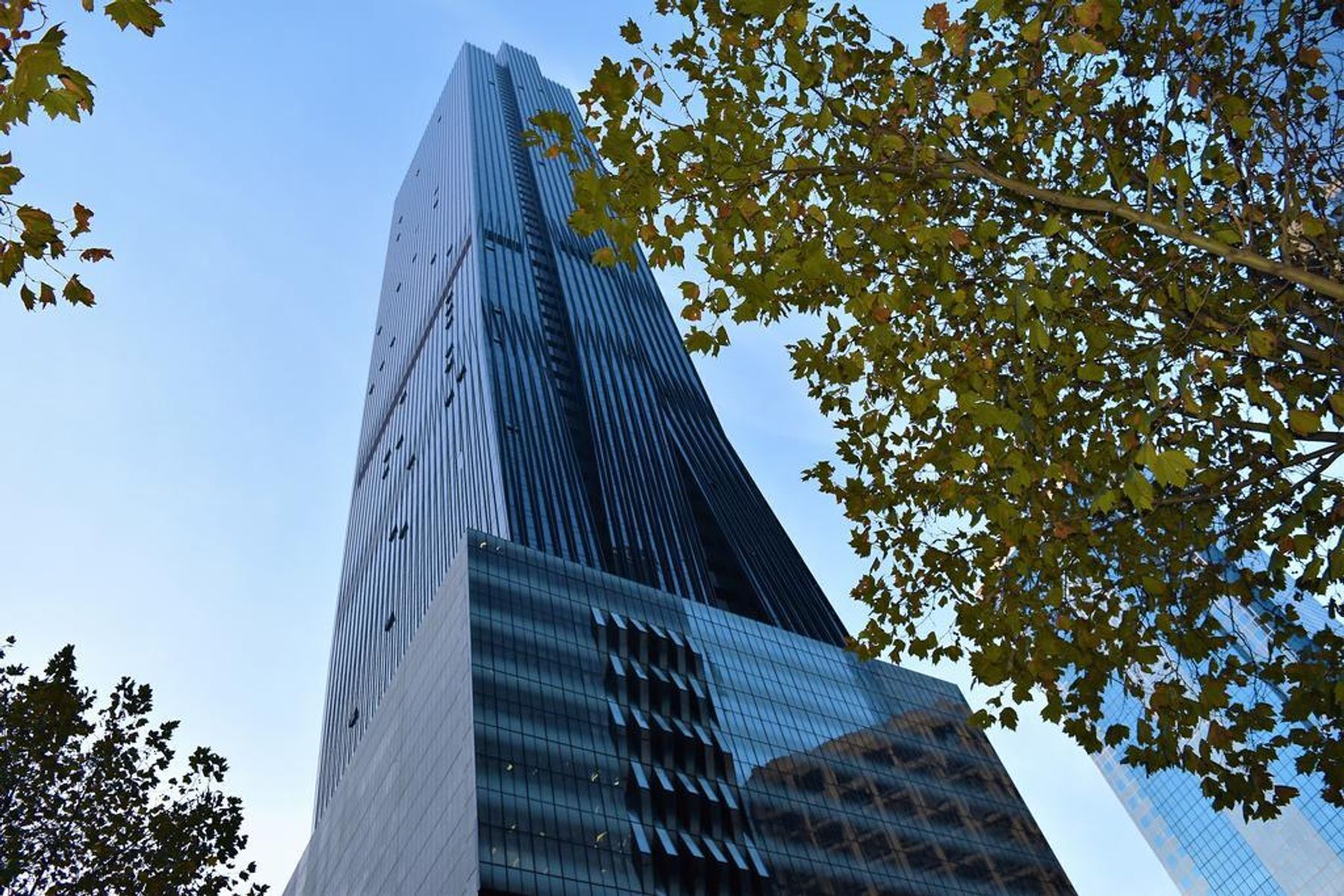 Sea & City-view High Rise QB Apt w/WiFi, Pool, Gym near Tram, Bus ...