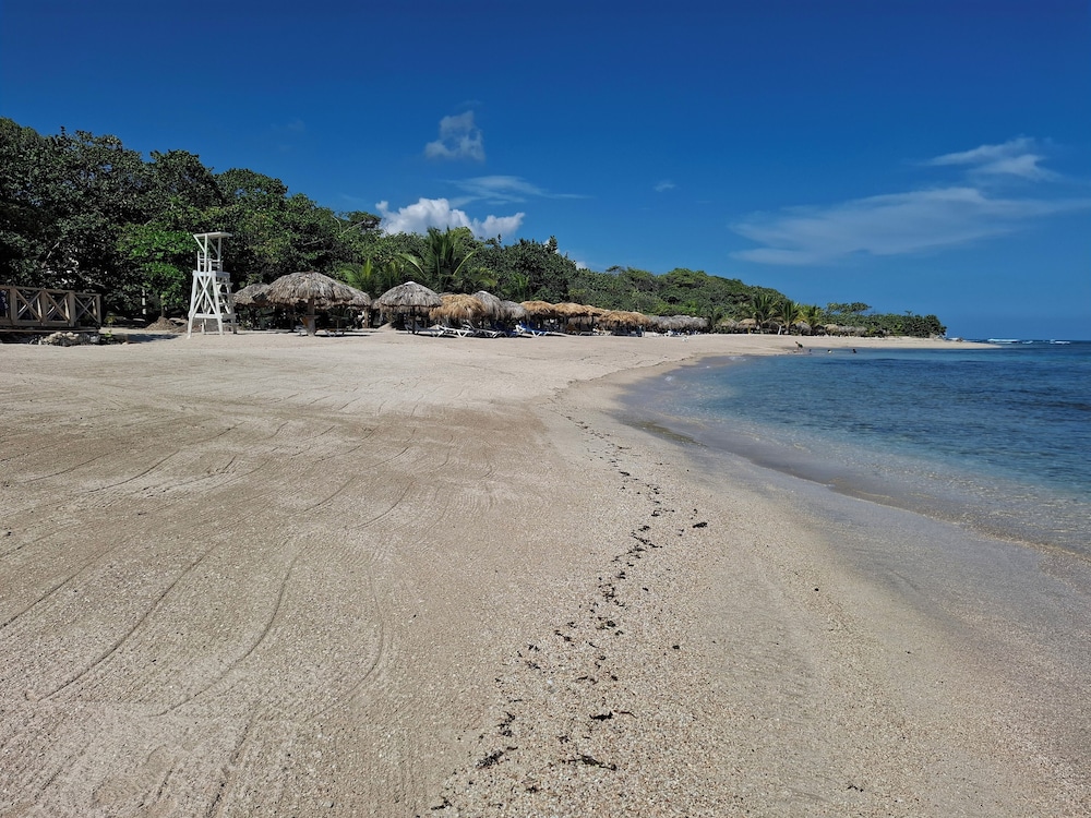 Costambar Seaside Apartment With Pool - Puerto Plata