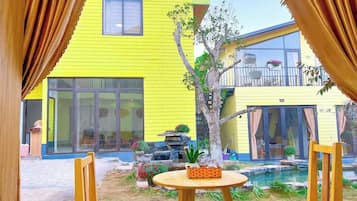 Quarto duplo superior, vista para o jardim | 1 quarto, ferros/tábuas de passar roupa, Wi-Fi de cortesia