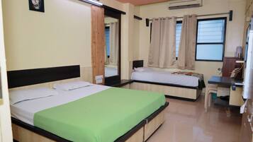 Quarto luxo | Wi-Fi de cortesia, roupa de cama