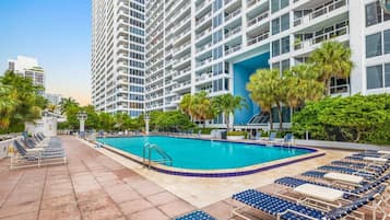 Apartamento | 2 quartos, secretária, internet de alta velocidade