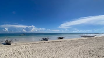 Perto da praia, praia de areia branca