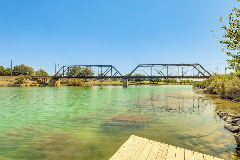 Lakefront Unit W/ Dock In Carlsbad! - Carlsbad, NM
