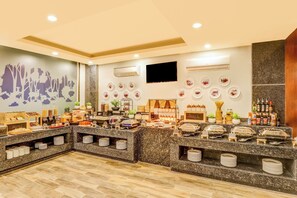 Café da manhã (INR 300 por pessoa)