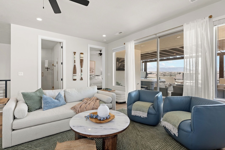 Sensory Escape: Desert Color Lagoon + Beaches - Utah