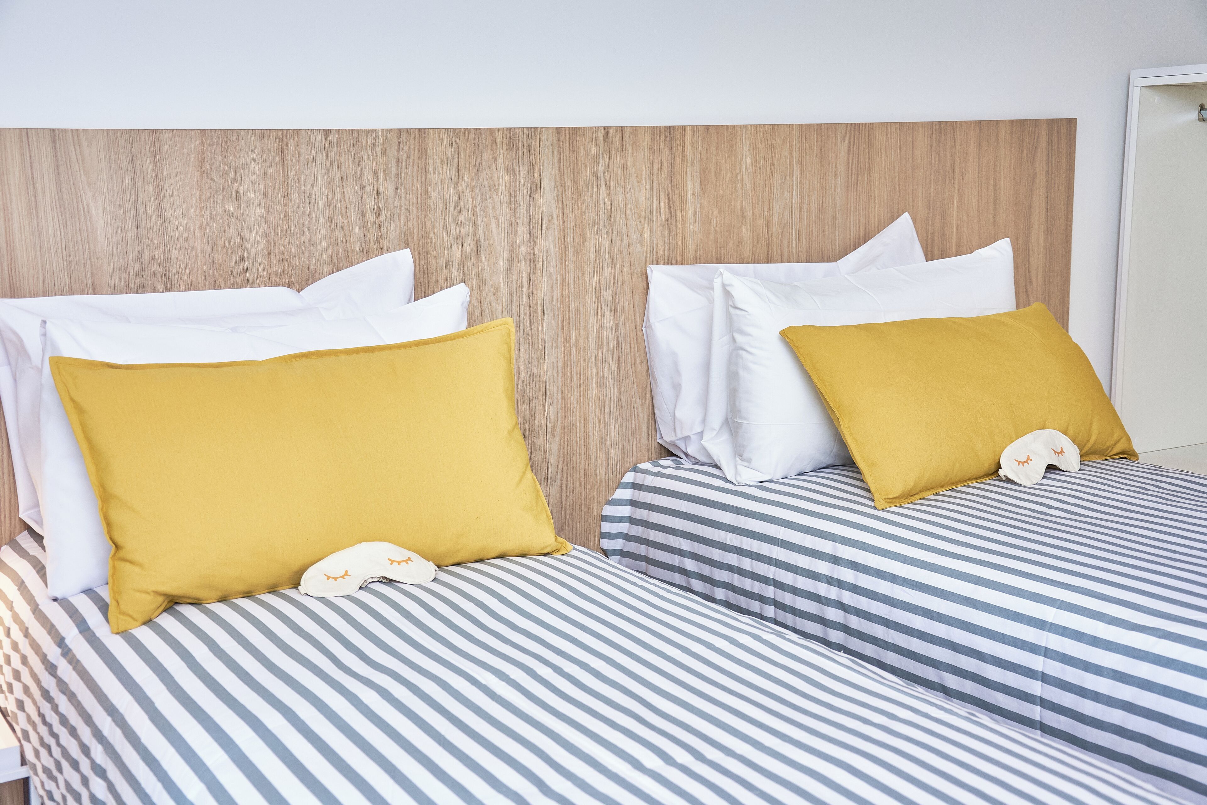 Estúdio (B) | Cofres nos quartos, cortinas blackout, quartos à prova de som