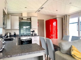 Casa | Cozinha privada | Geladeira, micro-ondas, fogão, cooktop