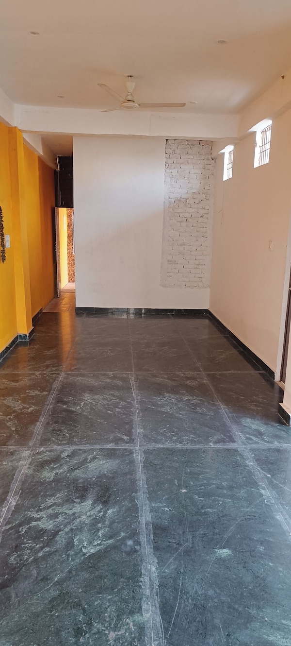 Shri  Krishna Shryaashrya Ashram - Vrindavan