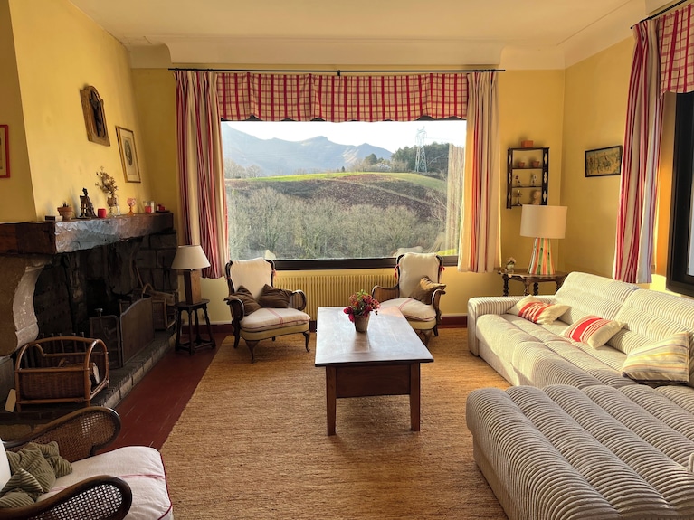 House, Exceptional Environment, 7 Bedrooms, Urrugne, 7 Mn From St Jean De Luz - Irun