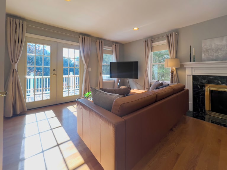 Serenity Haven: A Modern Retreat - 康乃狄格