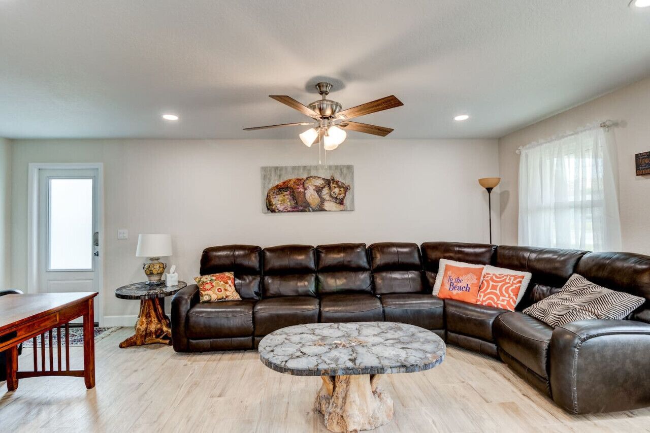 Cape Key Updated Beach Bungalow - Port Orange